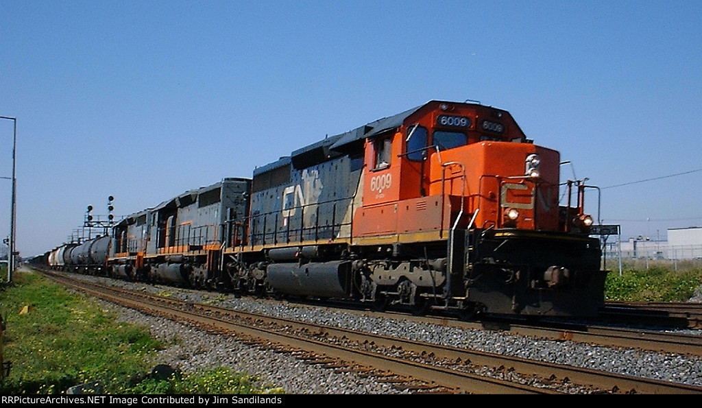 CN 6009 GCFX 6034 GCFX 6072 on Train 320